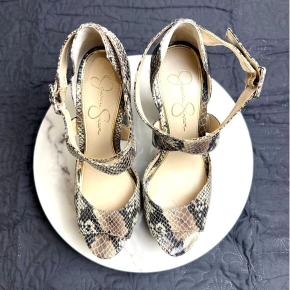 Jessica Simpson | Shoes | Jessica Simpson Derian Peep Toe Platform ...